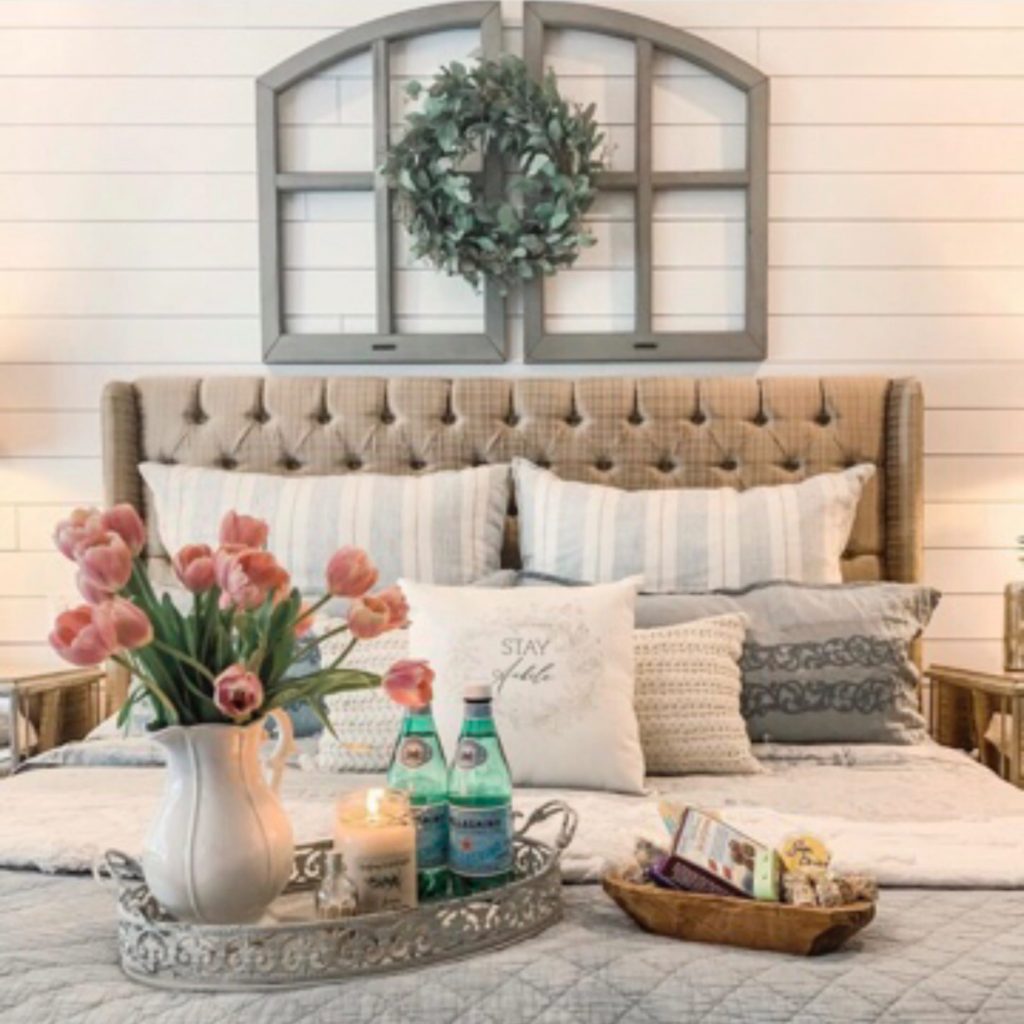 11 Steps to Create a Welcoming Guest Room - Chaylor & Mads