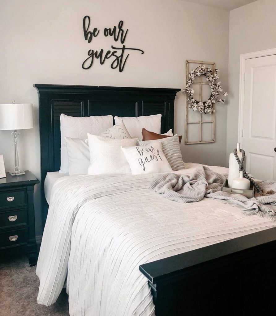 11 Steps to Create a Welcoming Guest Room - Chaylor & Mads