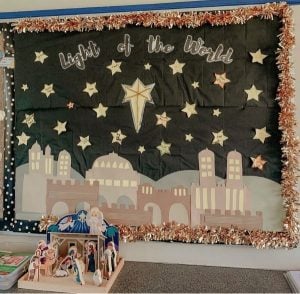 63 Fun and Easy Classroom Christmas Bulletin Board Decorations ...